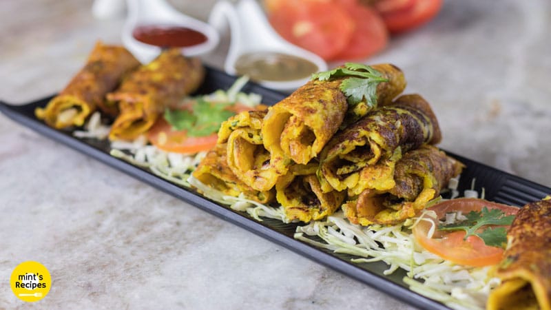 How To Make Poha Chilla Rolls | Breakfast Recipe - Mints Recipes