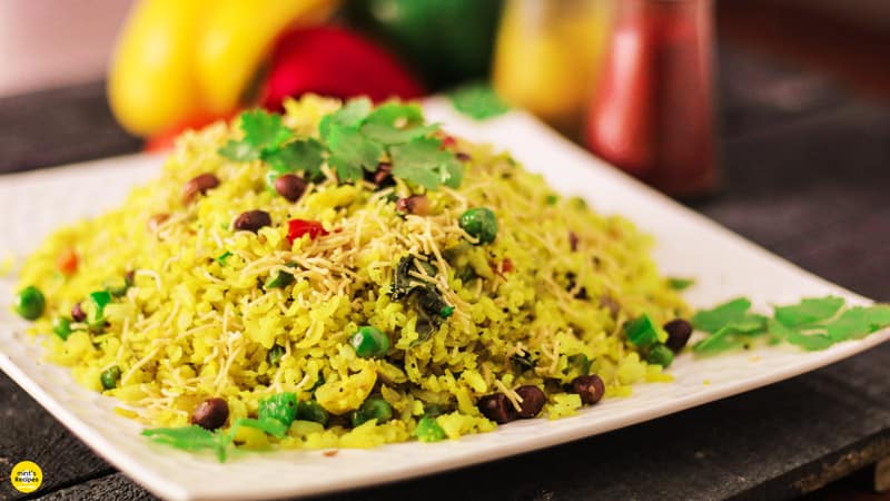 Healthy Vegetable Poha | Breakfast Recipe - Mints Recipes